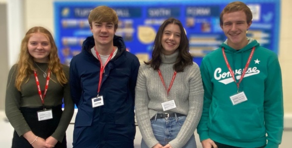 Oxbridge Alumni Return to Inspire Students - Tupton Hall School